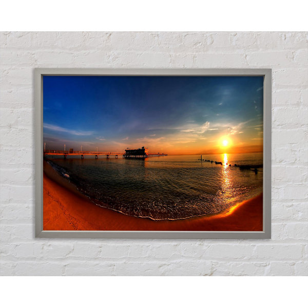 Haus am Meer Sonnenaufgang Meeresblick Pier Gerahmter Druck | Wayfair.de